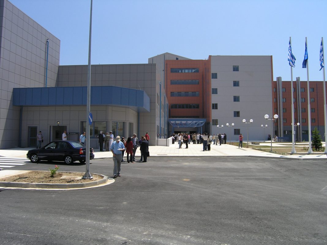 Οι γιατροί του Ε.Σ.Υ. θα παρέχουν "ήπιο ιδιωτικό έργο", όπως είπε ο ...