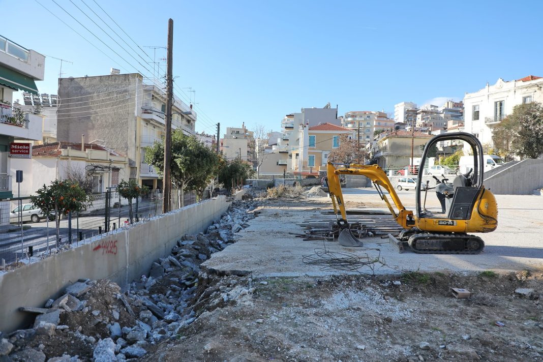 Θα ήταν πιο ωραίο το πέτρινο τοιχίο στην πλατεία Ποταμουδίων - Κ-ΤΥΠΟΣ