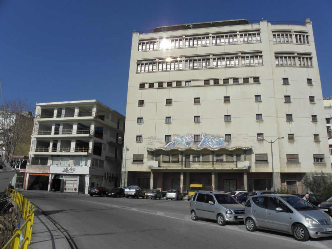 Προτάθηκε το κτήριο του Ε.Φ.Κ.Α. απέναντι από το καρνάγιο, για την ...